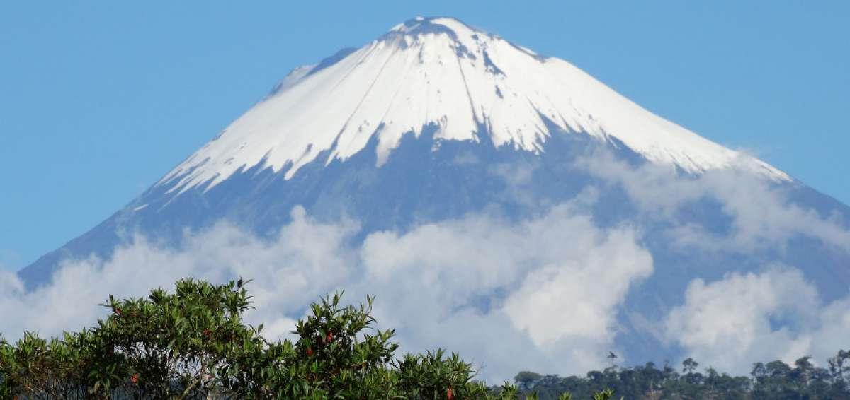 Actividad de volcán Sangay aún no representa un riesgo para la ...