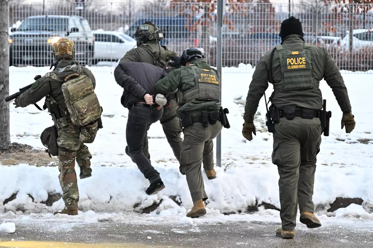 "Exigimos un trato justo": Ecuatoriana en Minneapolis denuncia ...